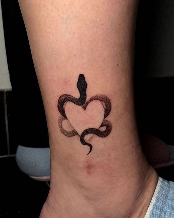 Discover the Depth of Snake Tattoos: Symbolism. Designs | VEAN TATTOO ...