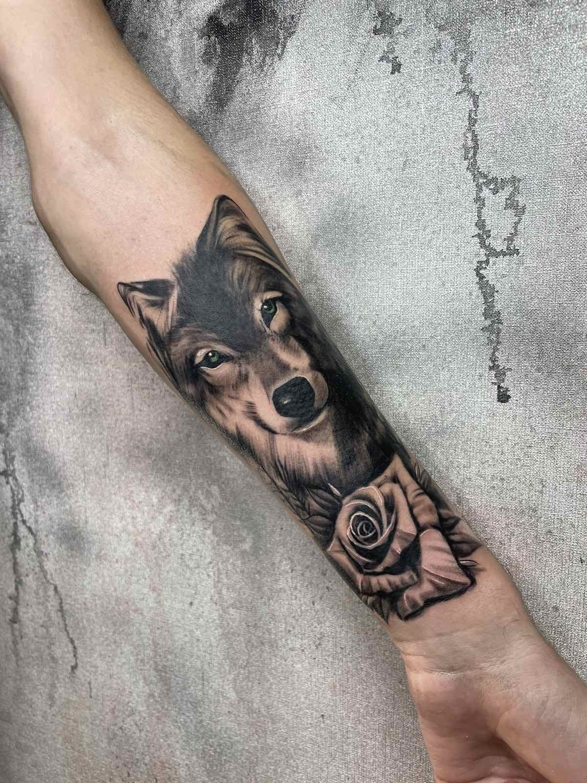 Wolf Tattoos: Symbolism and Design Inspiration | VEAN Studio - VeAn Tattoo