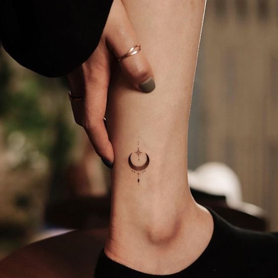 Small Tattoos for Women: Minimalist Designs with Deep Meaning | VeAn Tattoo